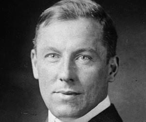 Robert W. Service - Robert W. Service Poems | Best Poems